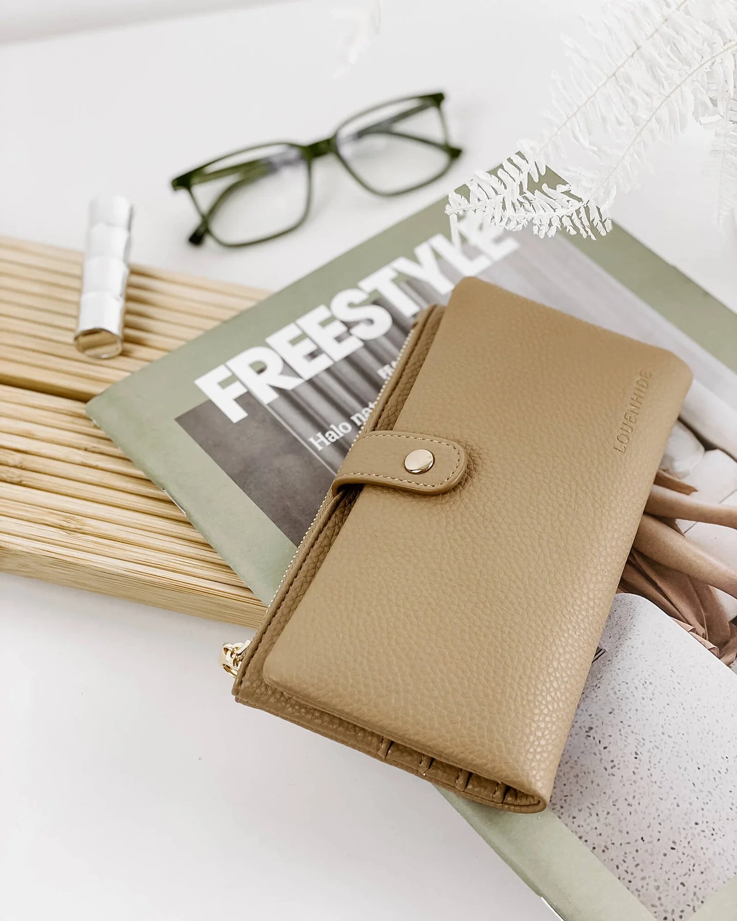 Louenhide Stella Wallet Latte | Vegan Leather Everyday Wallet – Ebony ...